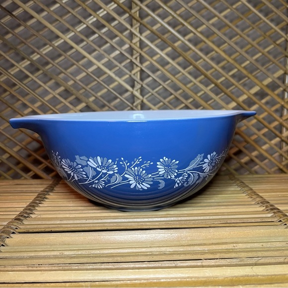 Pyrex | Kitchen | Vintage Pyrex 5 Qt Cinderella Blue Colonial Mist ...